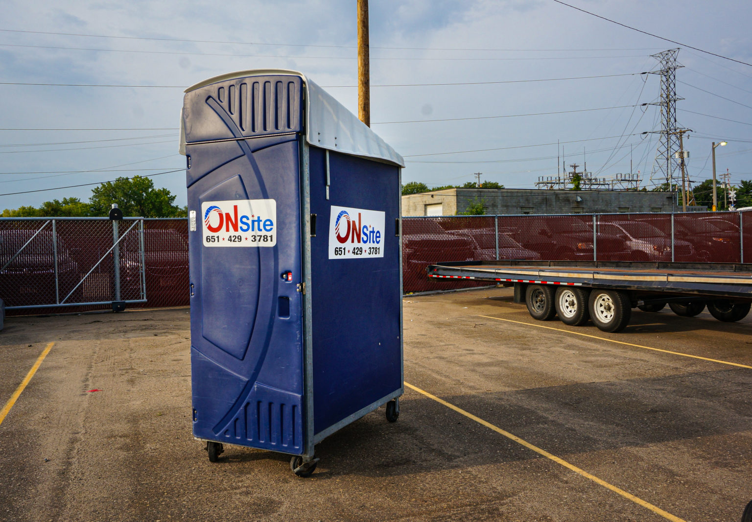 Portable Restroom Trailers Rental | Portable Toilet Supplier